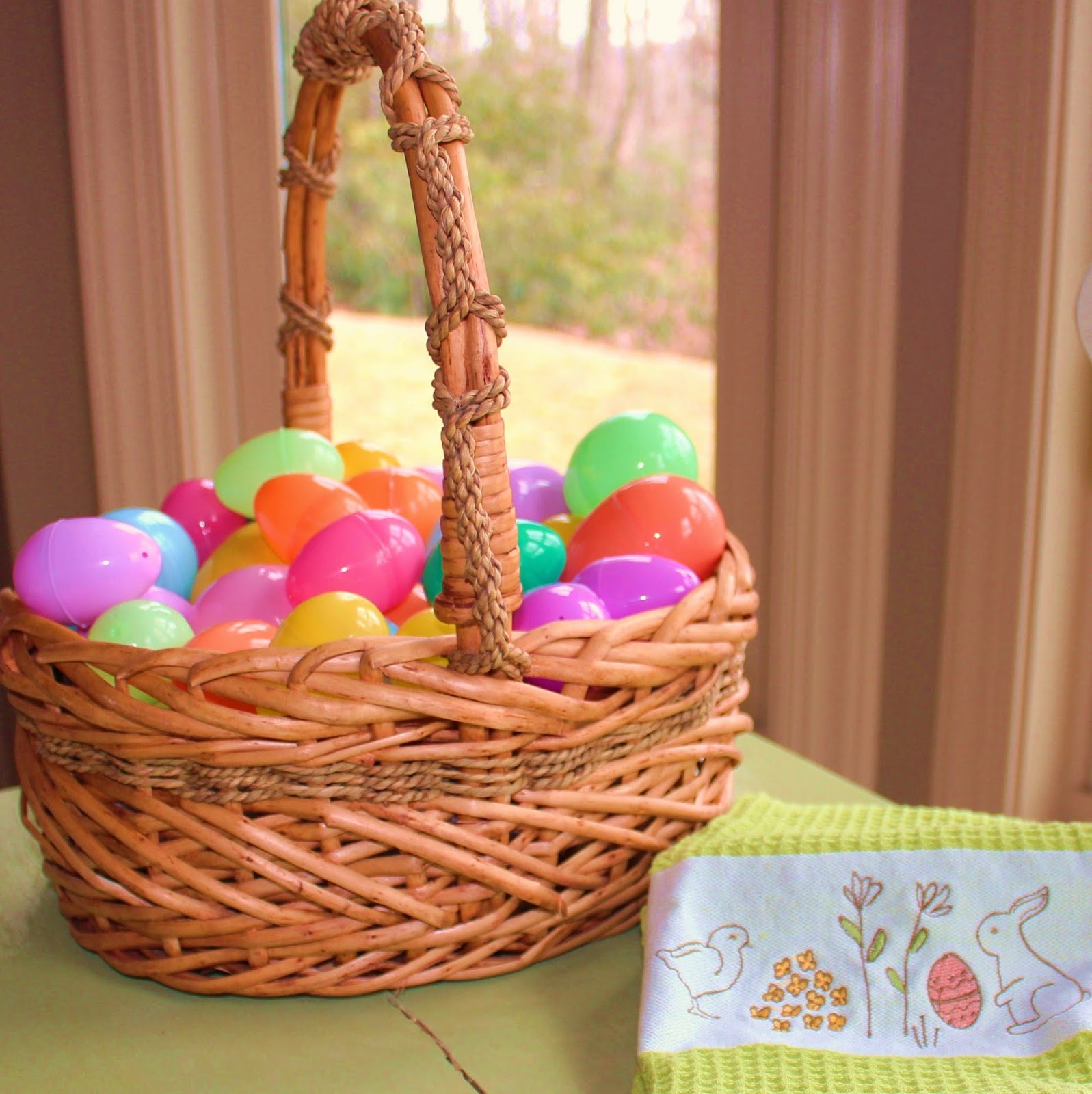 Easter Egg-tastic Bunny Baskets - The Effortless Girl DIY